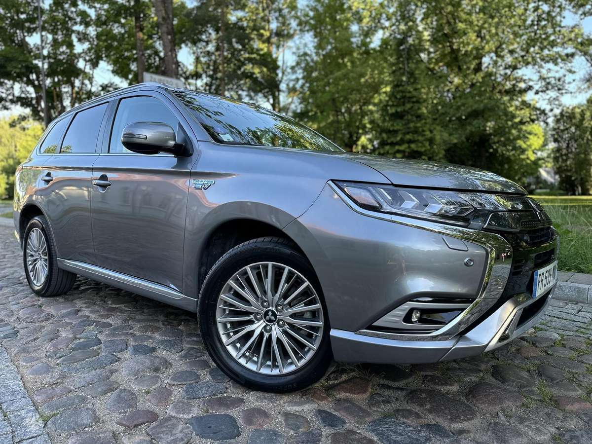 Mitsubishi Outlander - Arkamis.lt