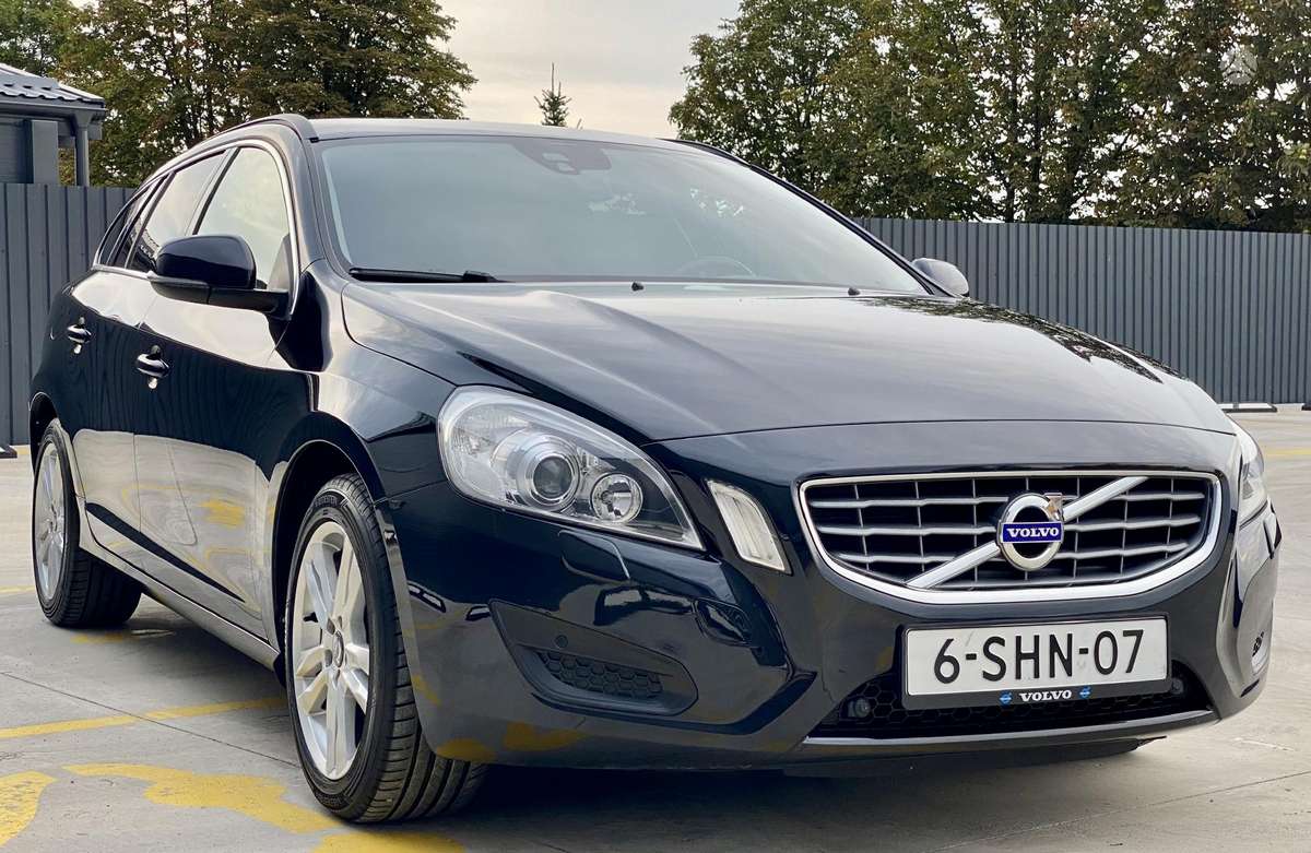 Volvo V60 - Arkamis.lt